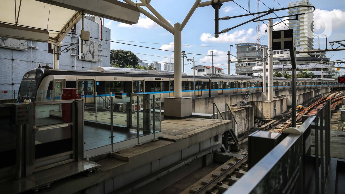 Operasional MRT Disetop Akibat Muatan Crane Proyek Gedung Kejagung ...