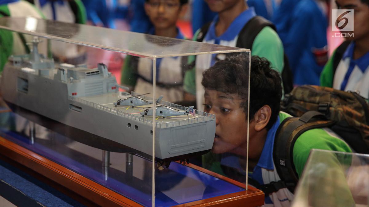 PHOTO: Serunya Para Siswa Belajar Iptek di Bekraf Habibie Festival 2017 ...