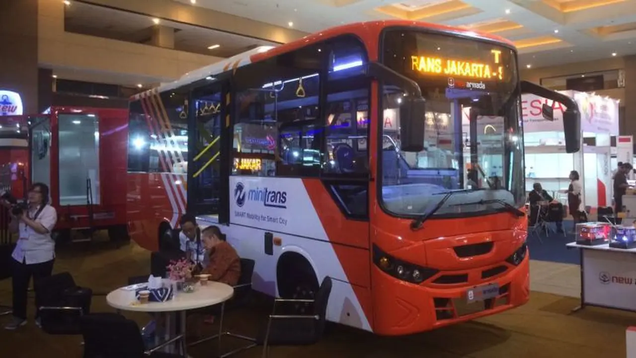 Semarak Pameran Aksesoris, Bus dan Industri Otomotif 2017 - Otomotif ...