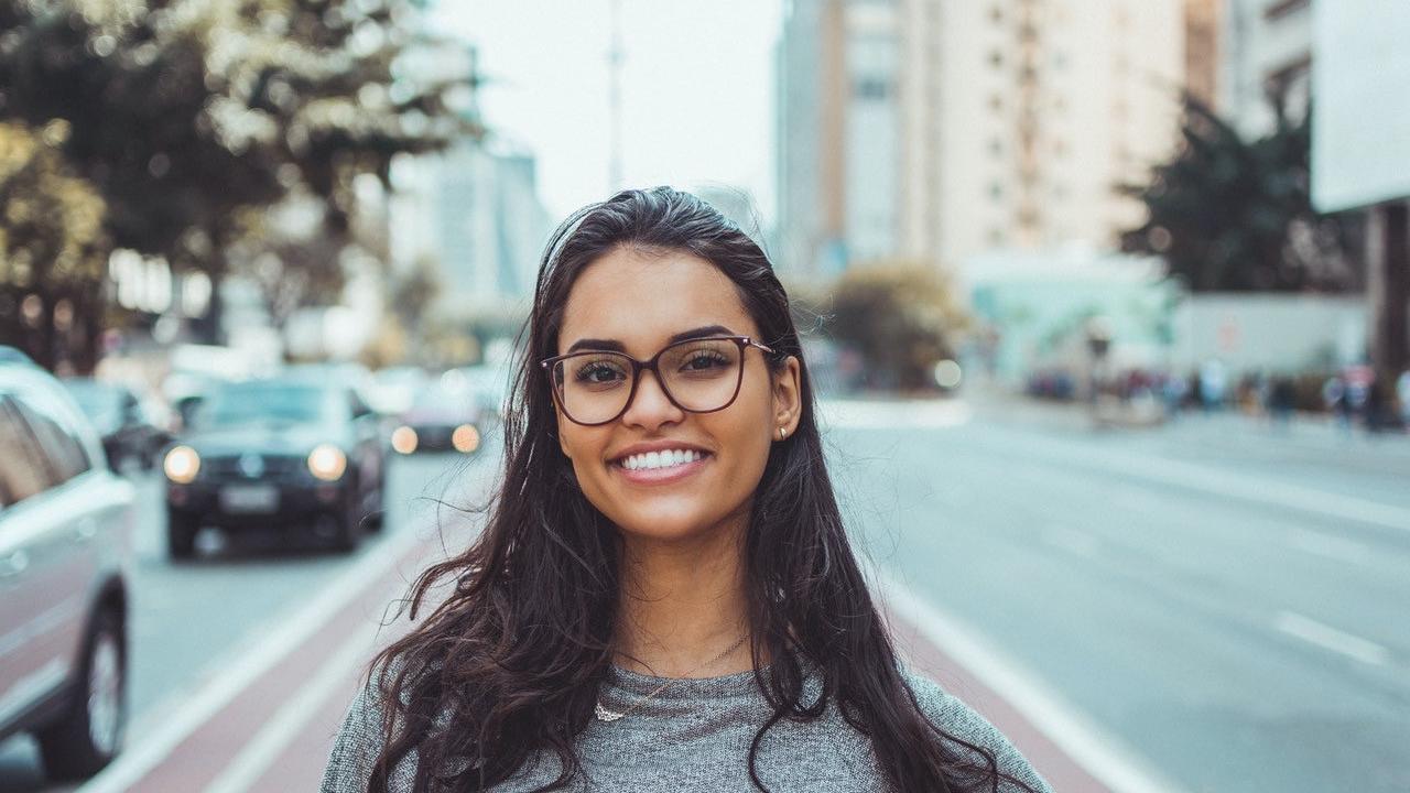 Greeting artinya dalam Bahasa Indonesia, Penggunaan, dan Contohnya