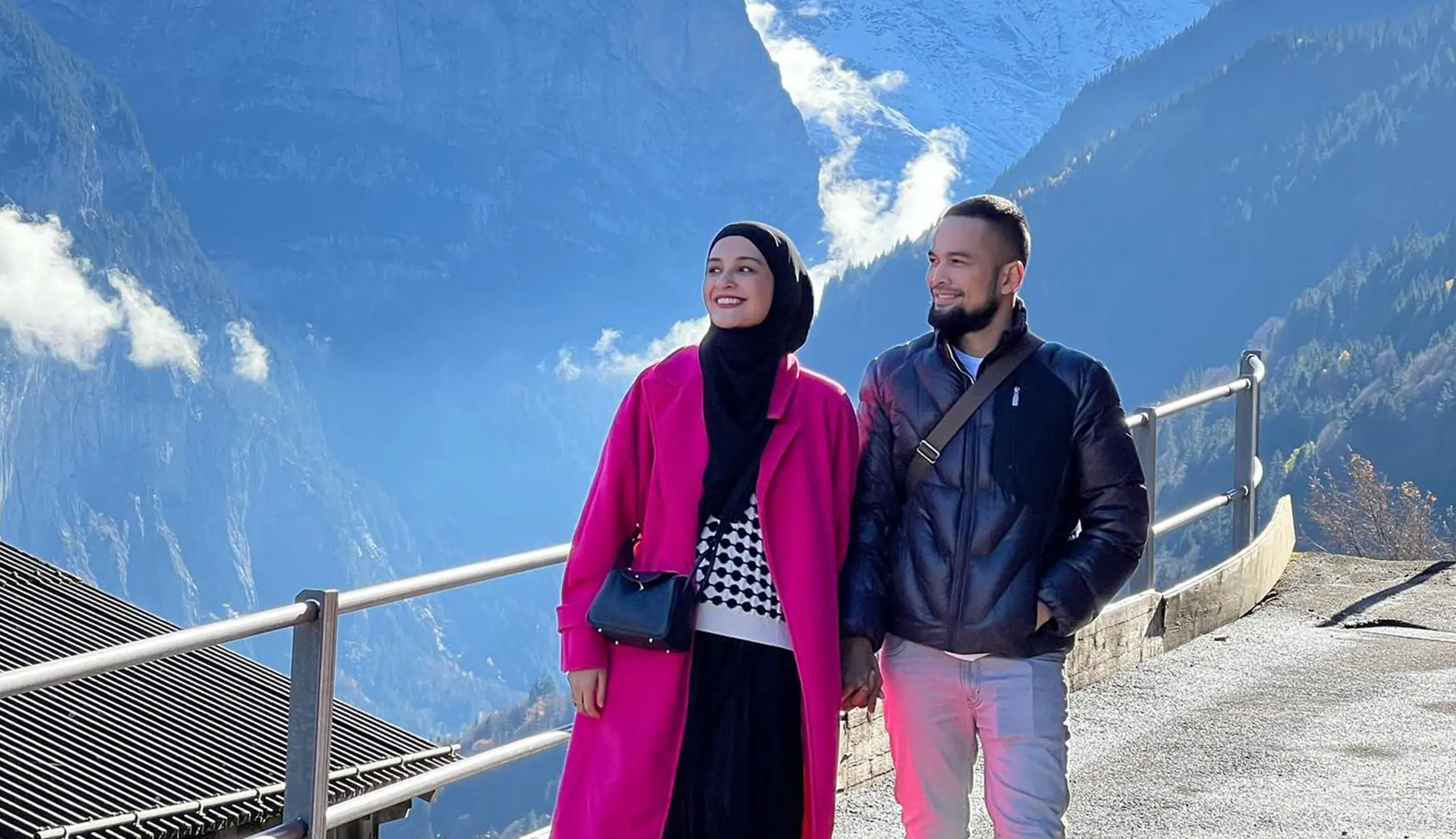 Bak Honeymoon, Ini Momen Liburan Shireen Sungkar dan Teuku Wisnu di Eropa - Foto Liputan6.com