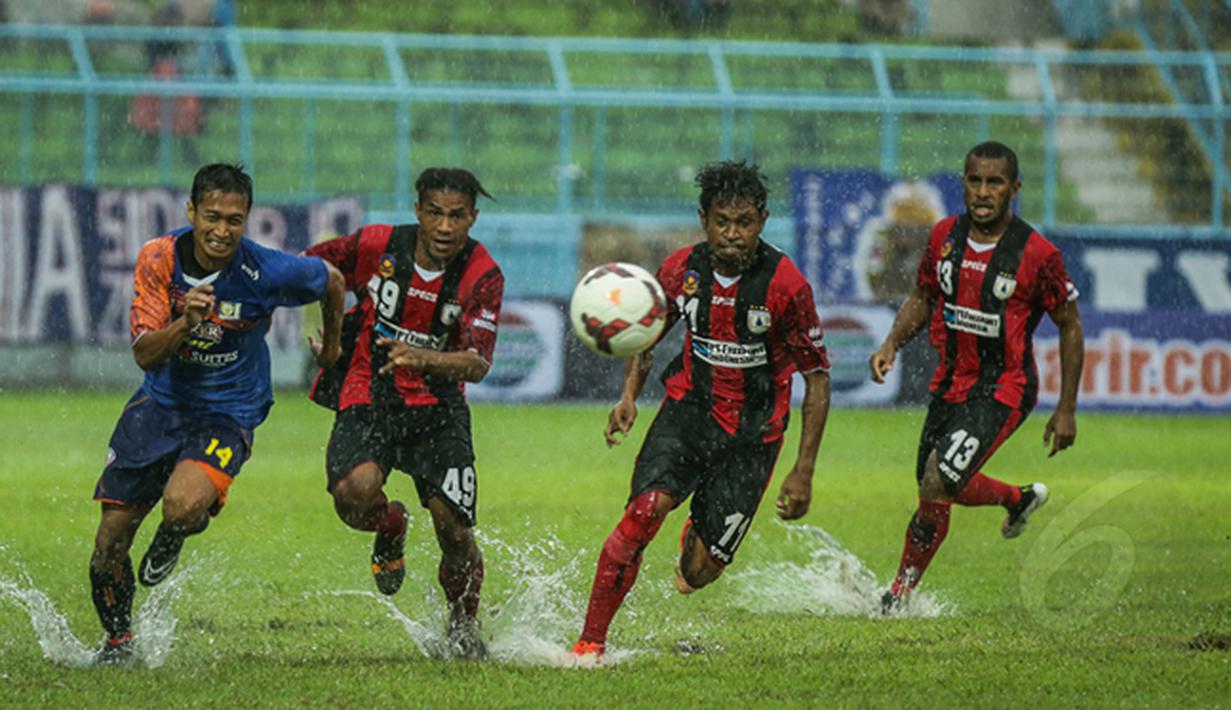 Arema Cronus Bungkam Persipura - Foto Liputan6.com