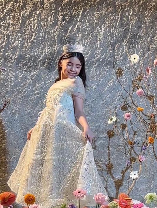 8 Potret Kompak Marshanda dan Anak saat Gunakan Gaun Princess, Netizen ...