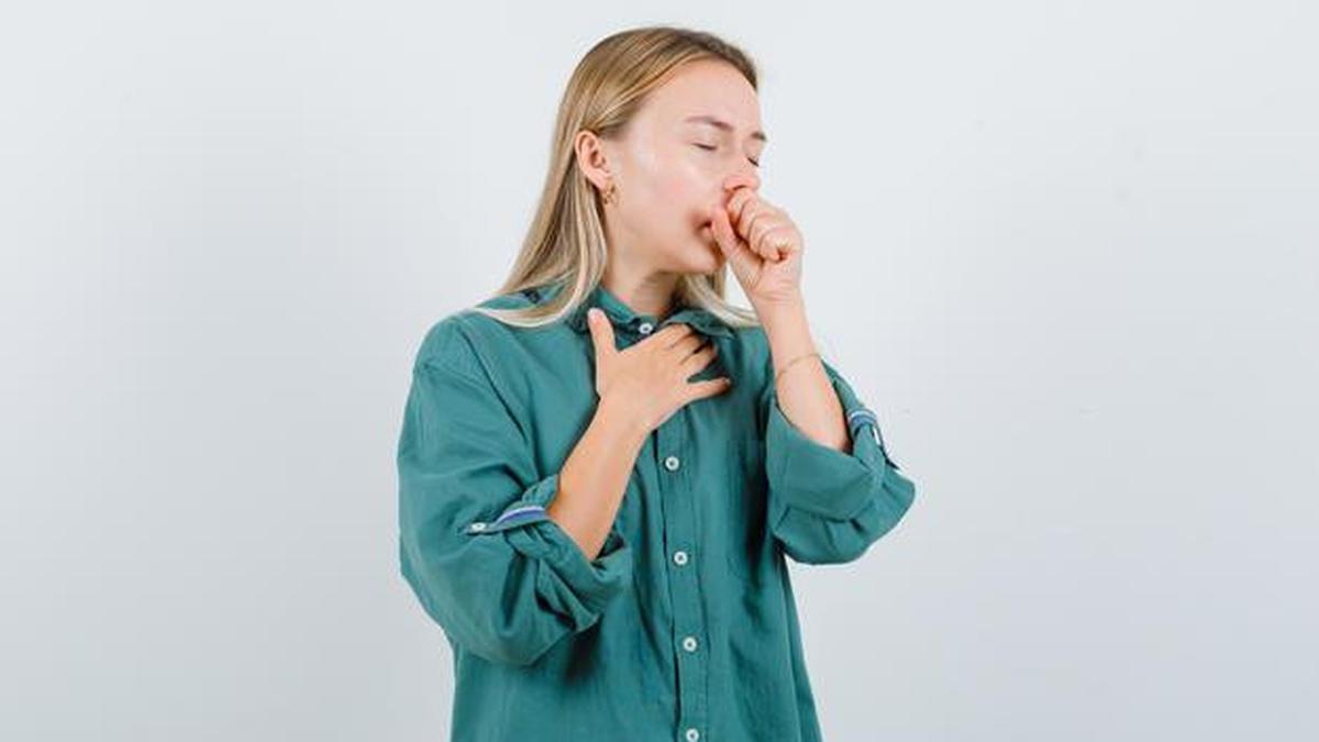 Penyebab Batuk Berdahak yang Sering Dianggap Remeh - Health Fimela.com