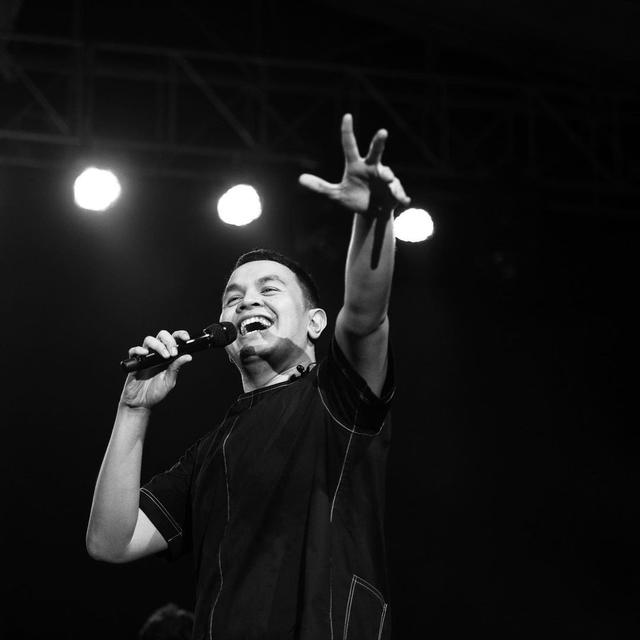 Tulus Siap Gelar Konser Daring Ungkapan Hati, Dinilai Bisa Hipnotis ...