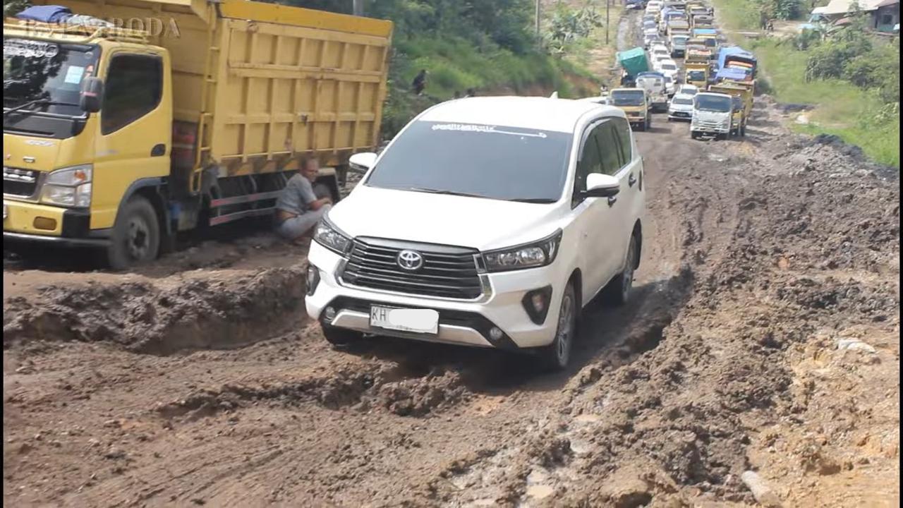 10 Potret Modifikasi Innova Diesel Khas Cumi Darat, MPV Enak Buat Ngebut