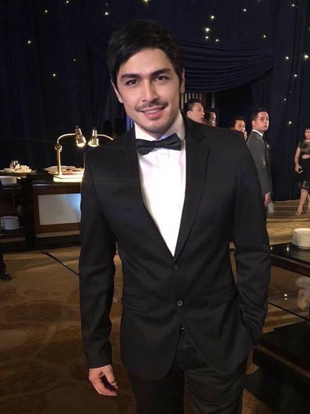 7 Potret Transformasi Thomas Djorghi, Memesona Hingga Usia 50 Tahun ...