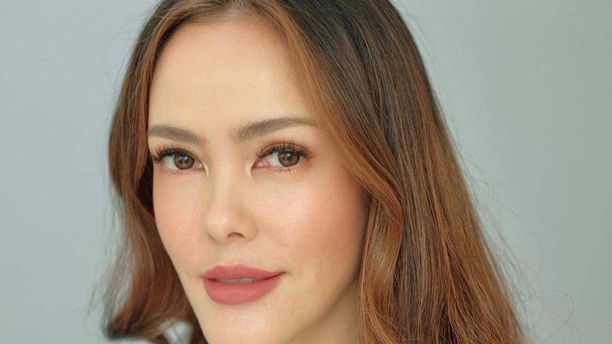 7 Potret Cathy Sharon yang Mengungkap Sosok Pria Cinta Pertamanya
