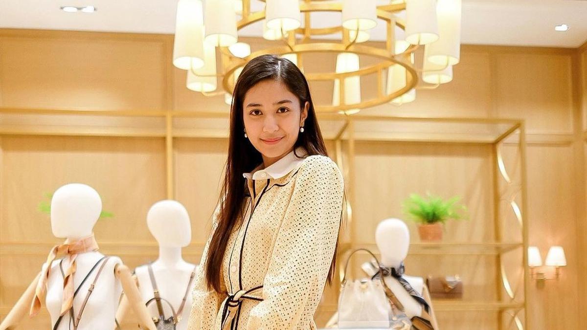 6 Ide Outfit Semi Formal yang Sopan dan Stylish dari Mikha Tambayong ...