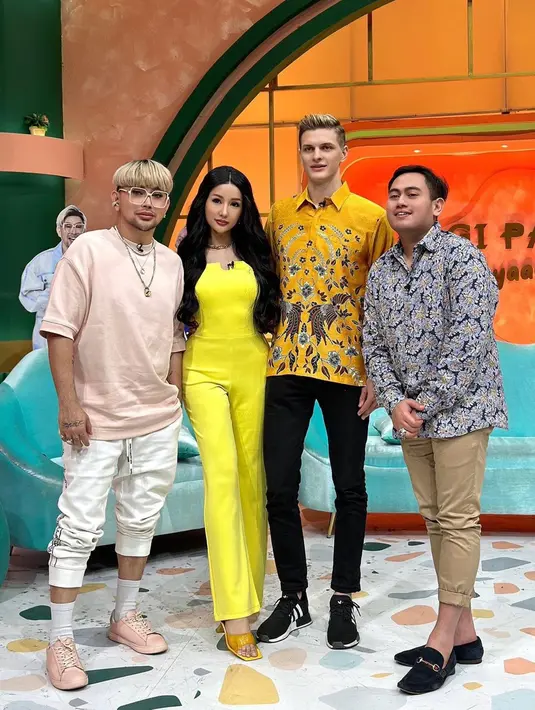 Potret Lucinta Luna dan Alan Foto Bersama Selebritas Indonesia