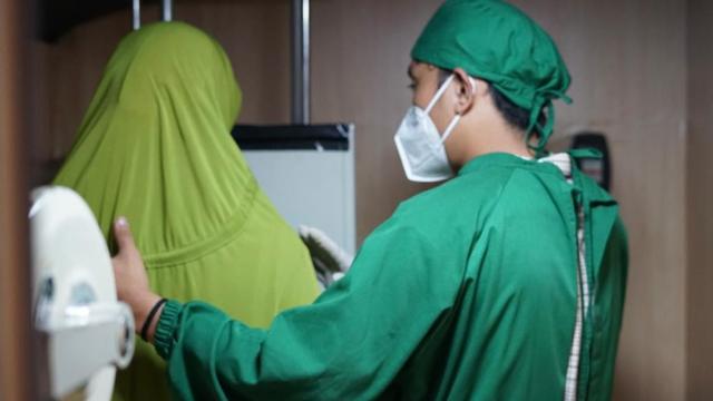 Penularan TBC, Apa Bisa Lewat Sendok Garpu yang Dipakai Bergantian ...