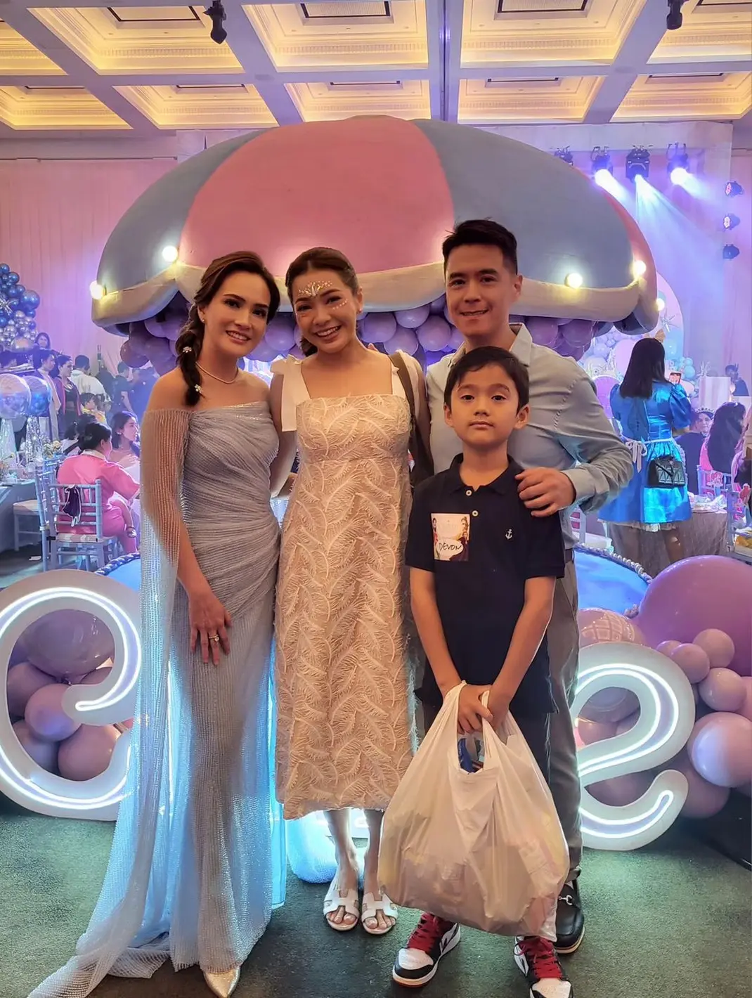 8 Gaya Artis Antar Anak ke Pesta Ulang Tahun Putri Shandy Aulia Bertema Princess Disney, Ashanty ...