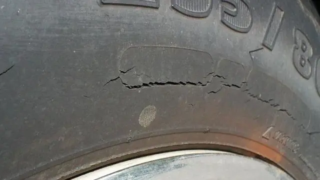 Penyebab Dinding Ban Retak‎ ‎ - Otomotif Liputan6.com