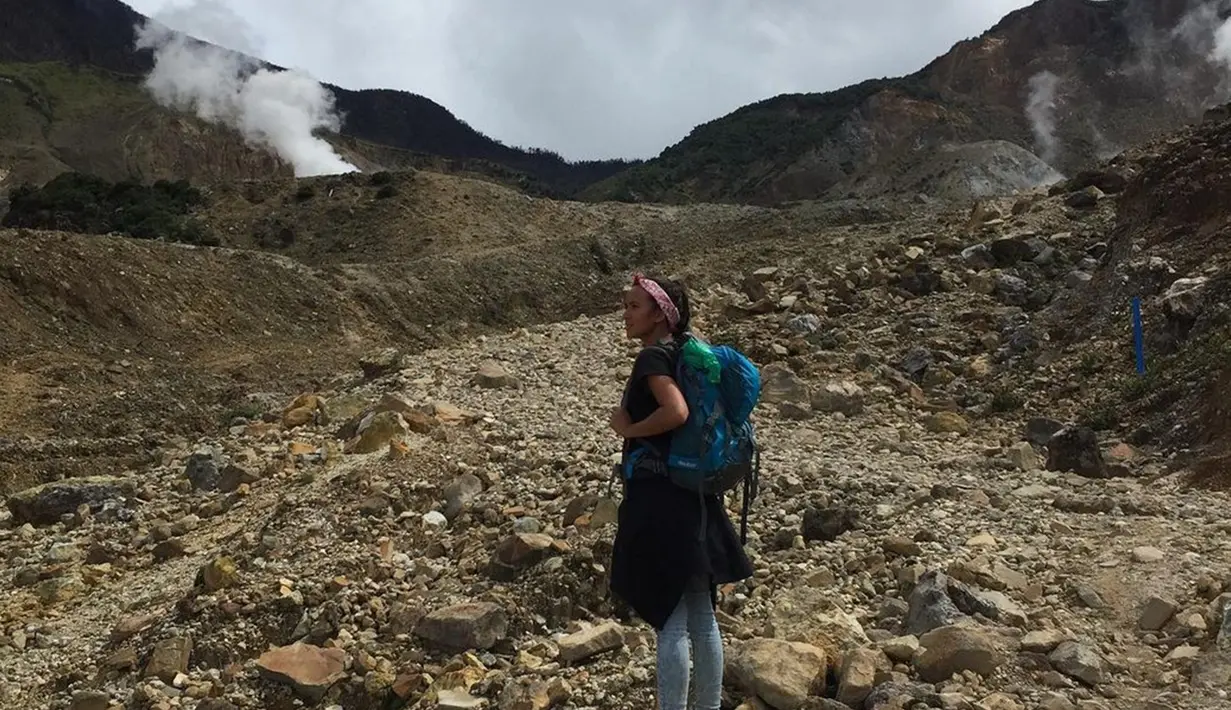 Potret Nadine Alexandra Liburan di Alam, Penuh Petualangan - Foto ...