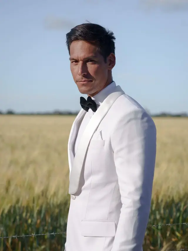 Tampil Keren, Ini 7 Potret Richard Kyle di Resepsi Pernikahan Saudara ...