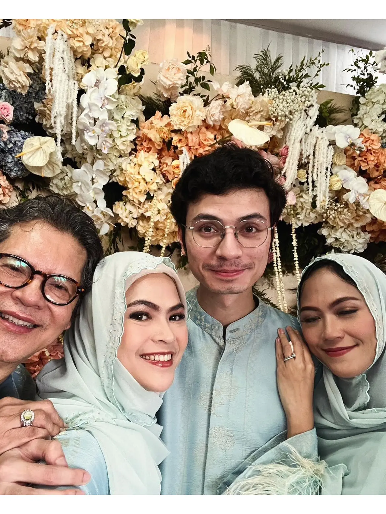 8 Potret Dokter Boyke di Rangkaian Pernikahan Anak, dari Siraman hingga Resepsi - Hot Liputan6.com