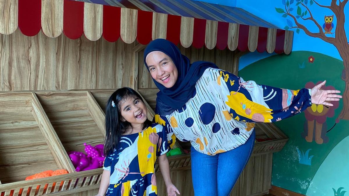 Jarang Tersorot, Potret Terbaru Intan Nuraini yang Kompak dengan ...