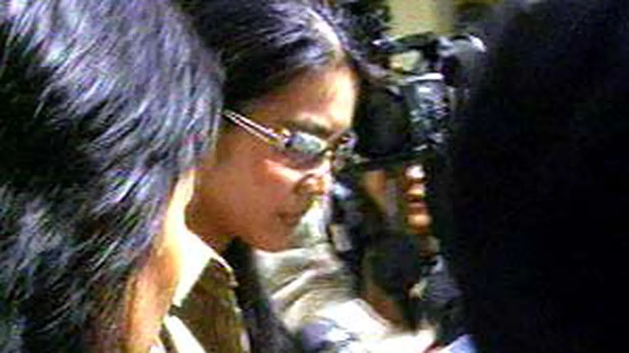 Linda Rahman Diperiksa - ShowBiz Liputan6.com