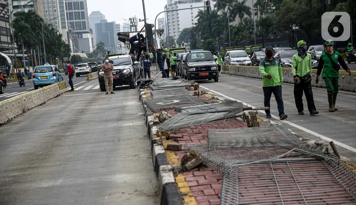FOTO: Kerugian Kerusakan Fasilitas Umum di Jakarta Akibat Demo Ricuh Capai Puluhan Miliar - Foto ...