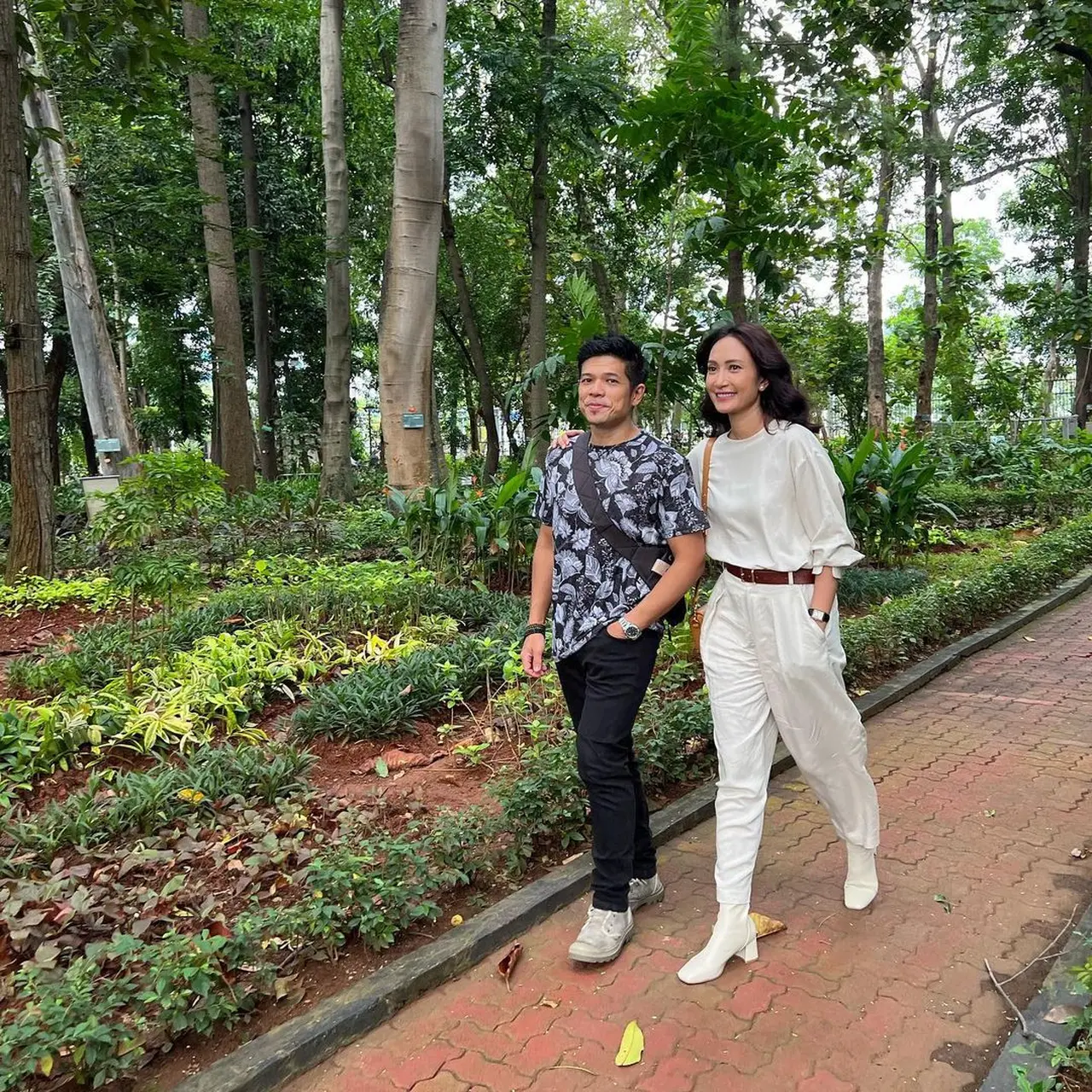 Potret Kemesraan Baim dan Artika Sari Devi 15 Tahun Menikah, 'Kirain Dunia Milik Berdua ...