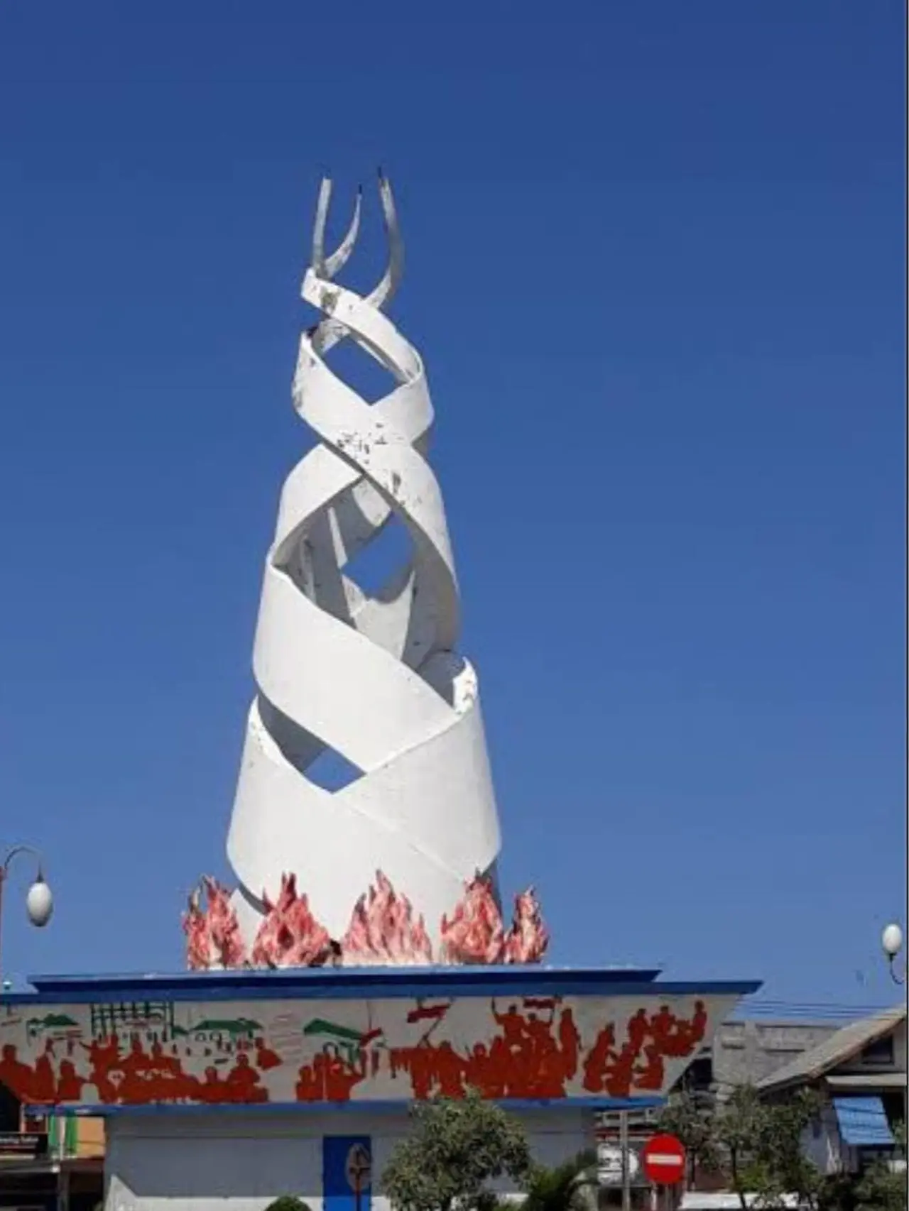 5 Monumen Bersejarah Pascakemerdekaan RI di Kota Padang - Regional ...