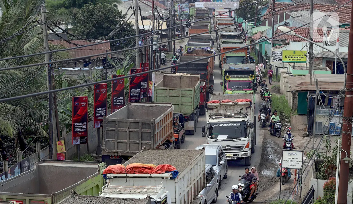 Imbas Unjuk Rasa Sopir Truk, Jalan Raya Parung Panjang Macet Parah ...