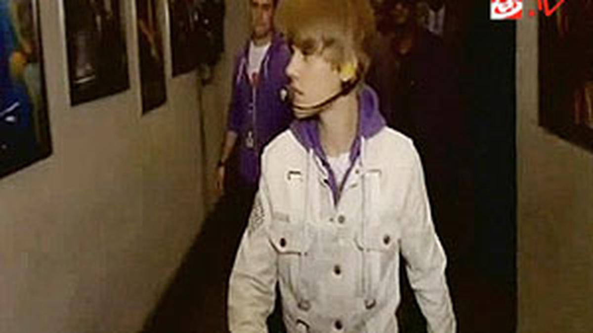 Menuju Panggung, Bieber Akan Diangkut Heli