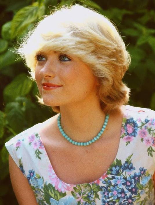 8 Potret Rose Nora Anna, Viral di TikTok karena Paras Mirip Lady Diana ...
