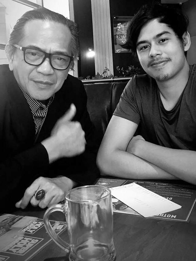 6 Potret Kenangan Hangat Surya Sahetapy dan Ray Sahetapy, Sosok Ayah ...