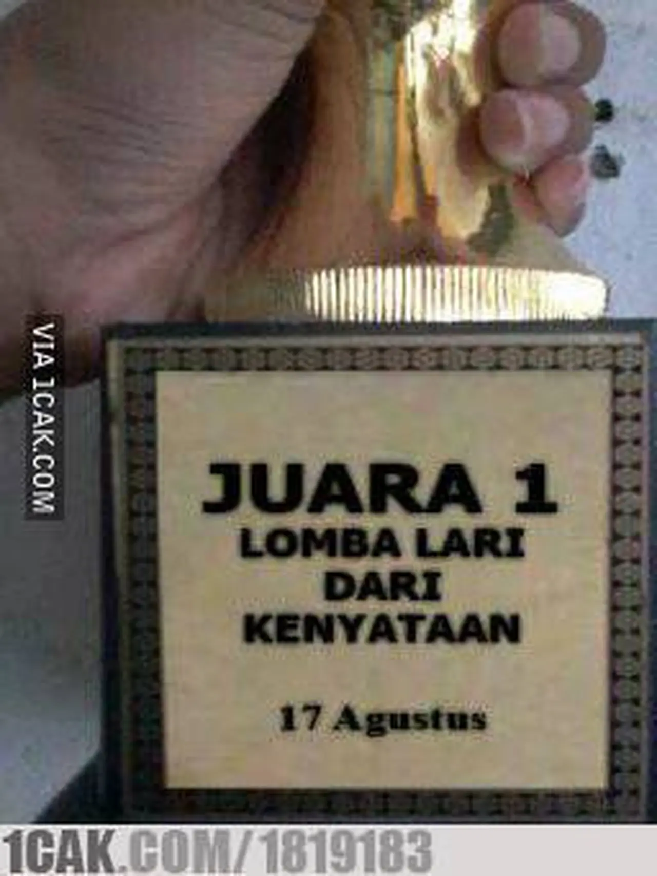 6 Tulisan Kocak di Piala Juara 1 Ini Unik, Kategorinya Bikin Geleng ...