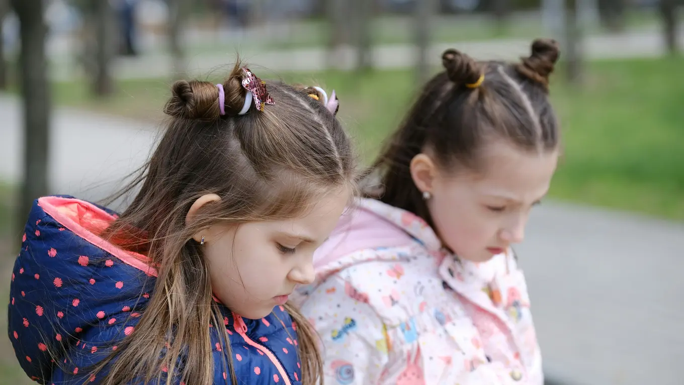 Kumpulan Nama Anak Perempuan Awalan R Terlengkap dengan Makna Indah