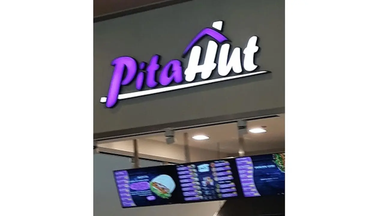 7 Potret Logo yang Terinspirasi dari Brand Terkenal Ini Bikin Tepuk ...