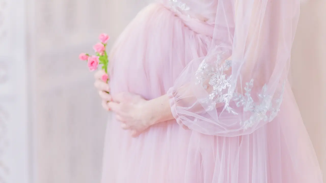 8 Rangkaian Tradisi Mitoni dalam Kehamilan Tujuh Bulan Adat Jawa - Lifestyle Fimela.com