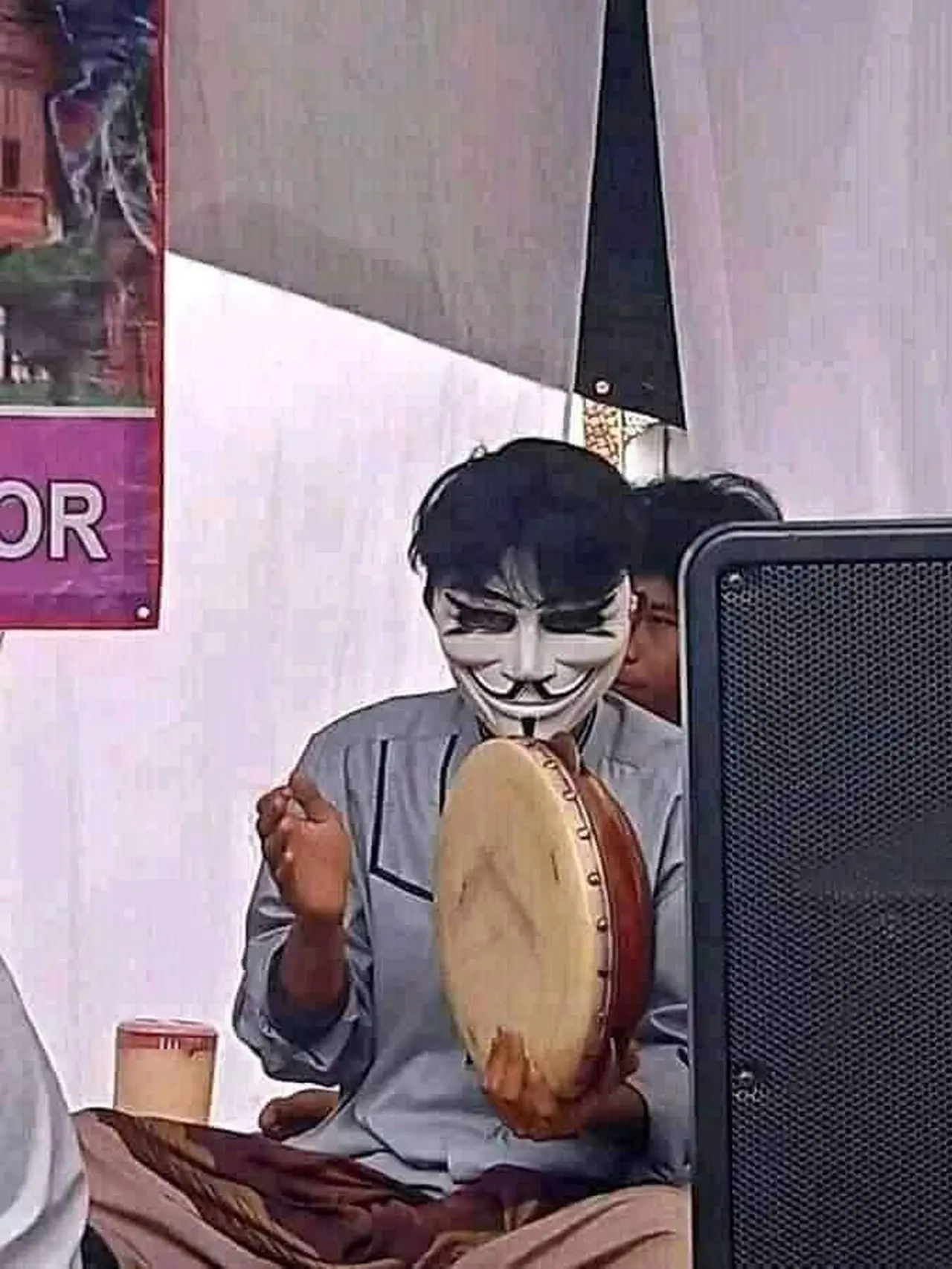 6 Potret Absurd Orang Pakai Topeng Hacker, Sok-Sokan Misterius - Hot ...