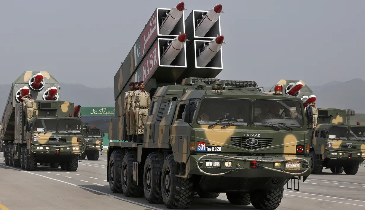 FOTO: Parade Militer Peringatan Hari Nasional Pakistan - Foto Liputan6.com