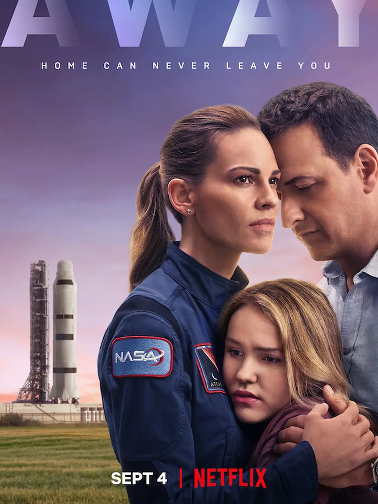 Main Bareng di Serial Away, Hilary Swank - Talitha Bateman Saling ...