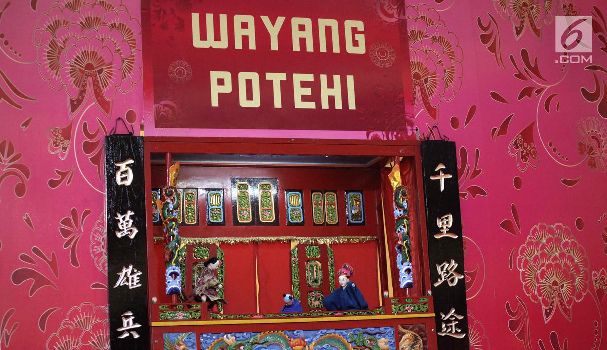 FOTO: Menikmati Pertunjukan Wayang Potehi, Tradisi Tionghoa Sambut ...