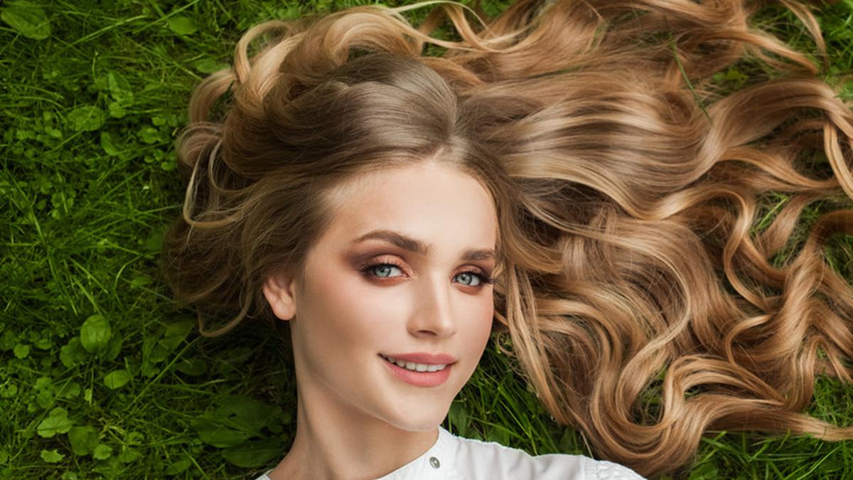 Rahasia Kilau Rambut Sehat: 10 Tips Ampuh Mendapatkan Helai Rambut ...