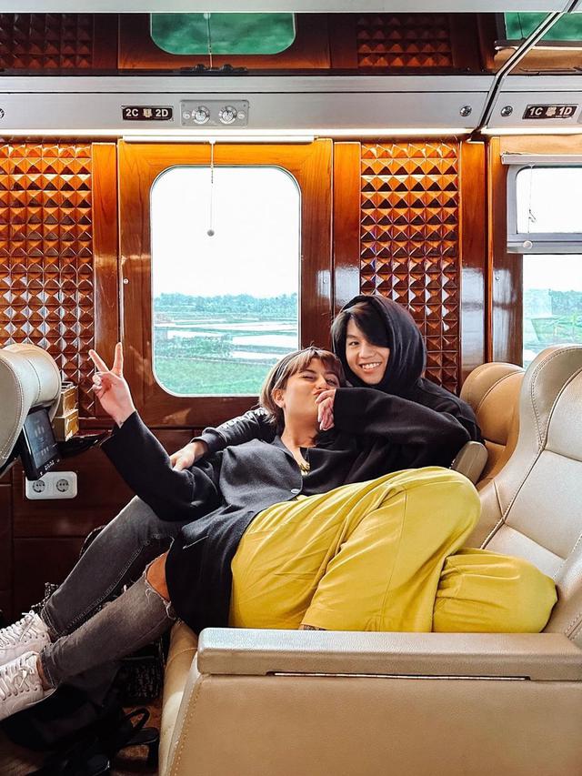 7 Potret Awkarin Resmi Pacaran dengan Alden 'MasterChef', Tampil ...