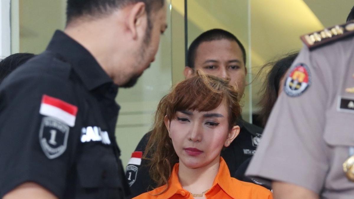 Roro Fitria Jual Mobil Mewahnya, Bangkrut? - Entertainment Fimela.com