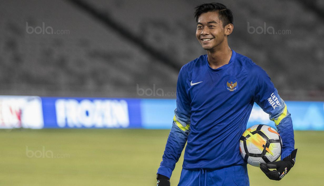 FOTO: Satria Tama, Kiper Muda Timnas Indonesia yang Mempesona ...