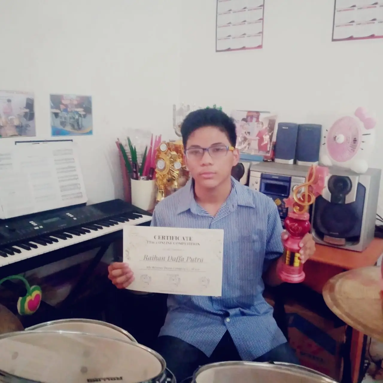 Disabilitas Bukan Halangan bagi Daffa untuk Ibadah dan Bermain Musik ...