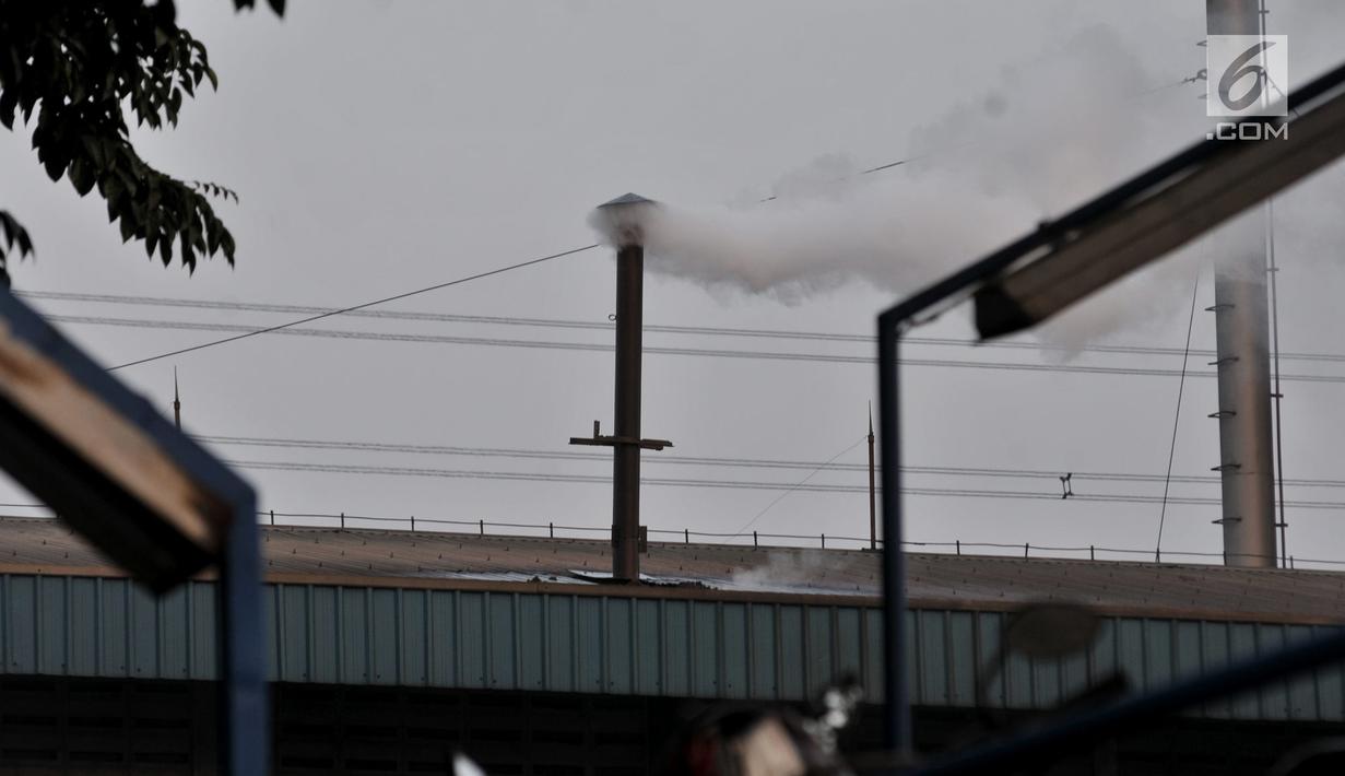 FOTO: Asap Buangan Pabrik Perburuk Kualitas Udara di Ibu Kota - Foto ...