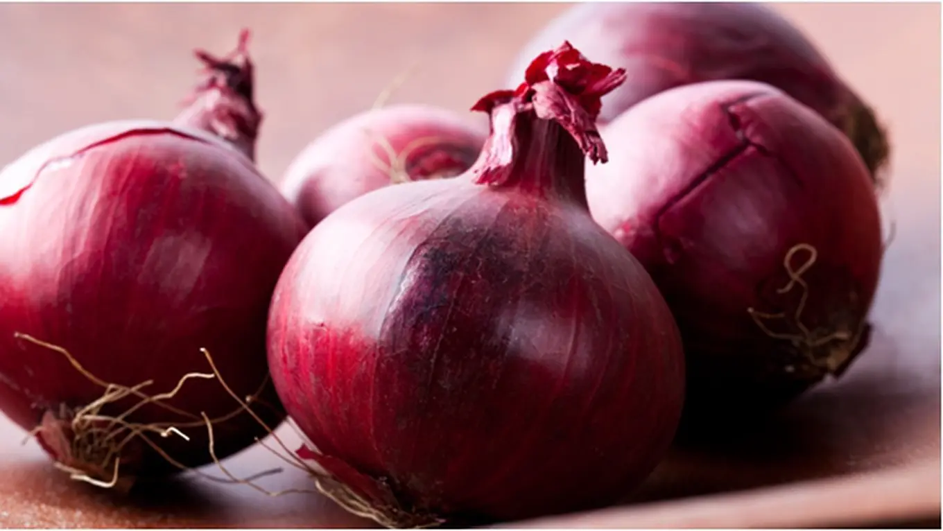 Ini Dia 4 Khasiat Bawang Merah Untuk Rambut - Beauty Fimela.com