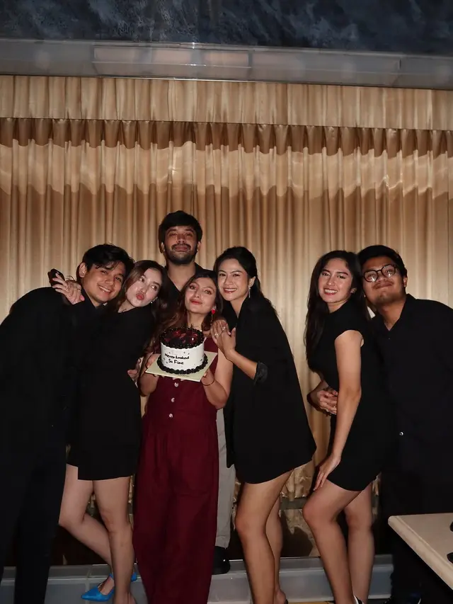 6 Potret Pesta Ultah Sarah Keihl ke-29, Dihadiri Ranty Maria hingga ...