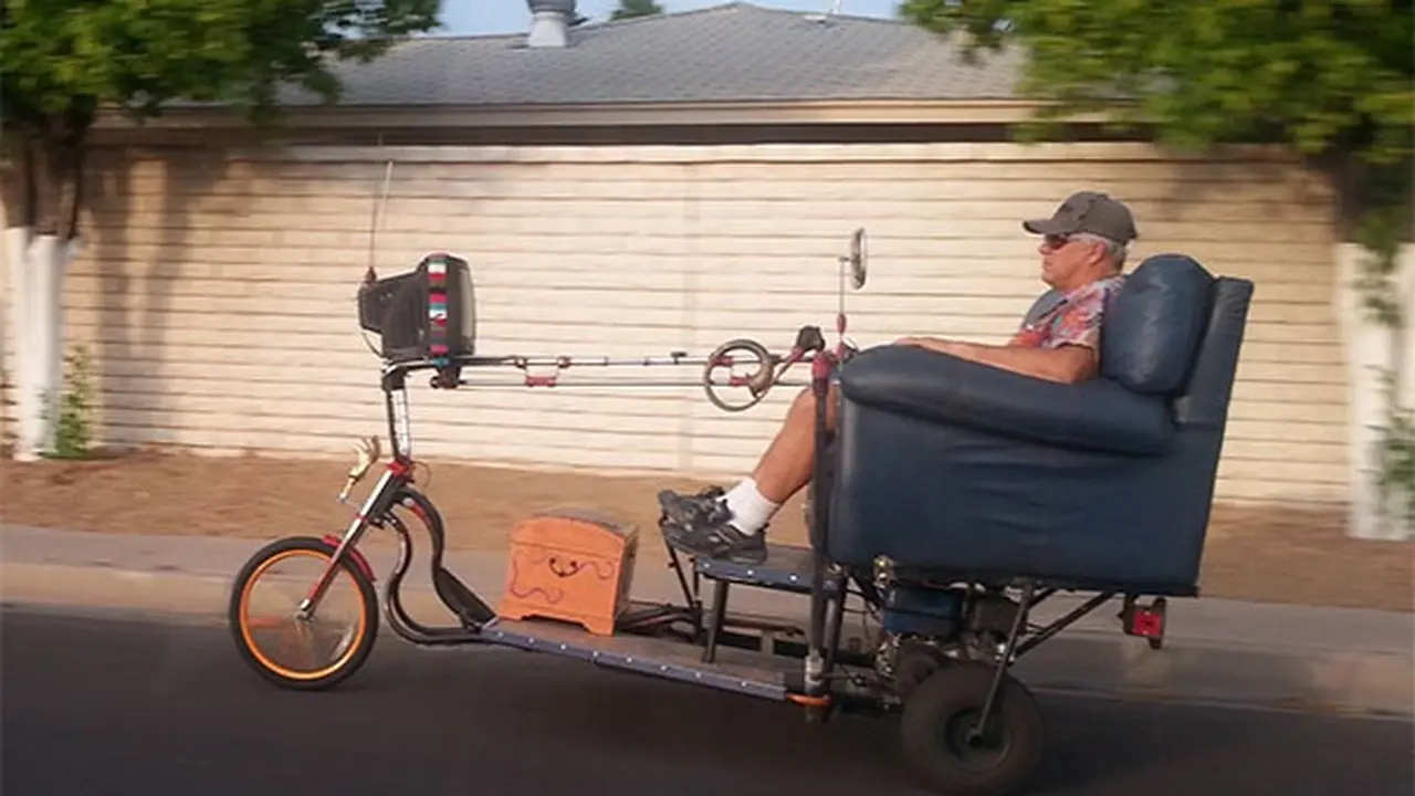 6 Tingkah Absurd Kakek-Kakek Ini Gokil Banget, Bikin Melongo - Hot ...