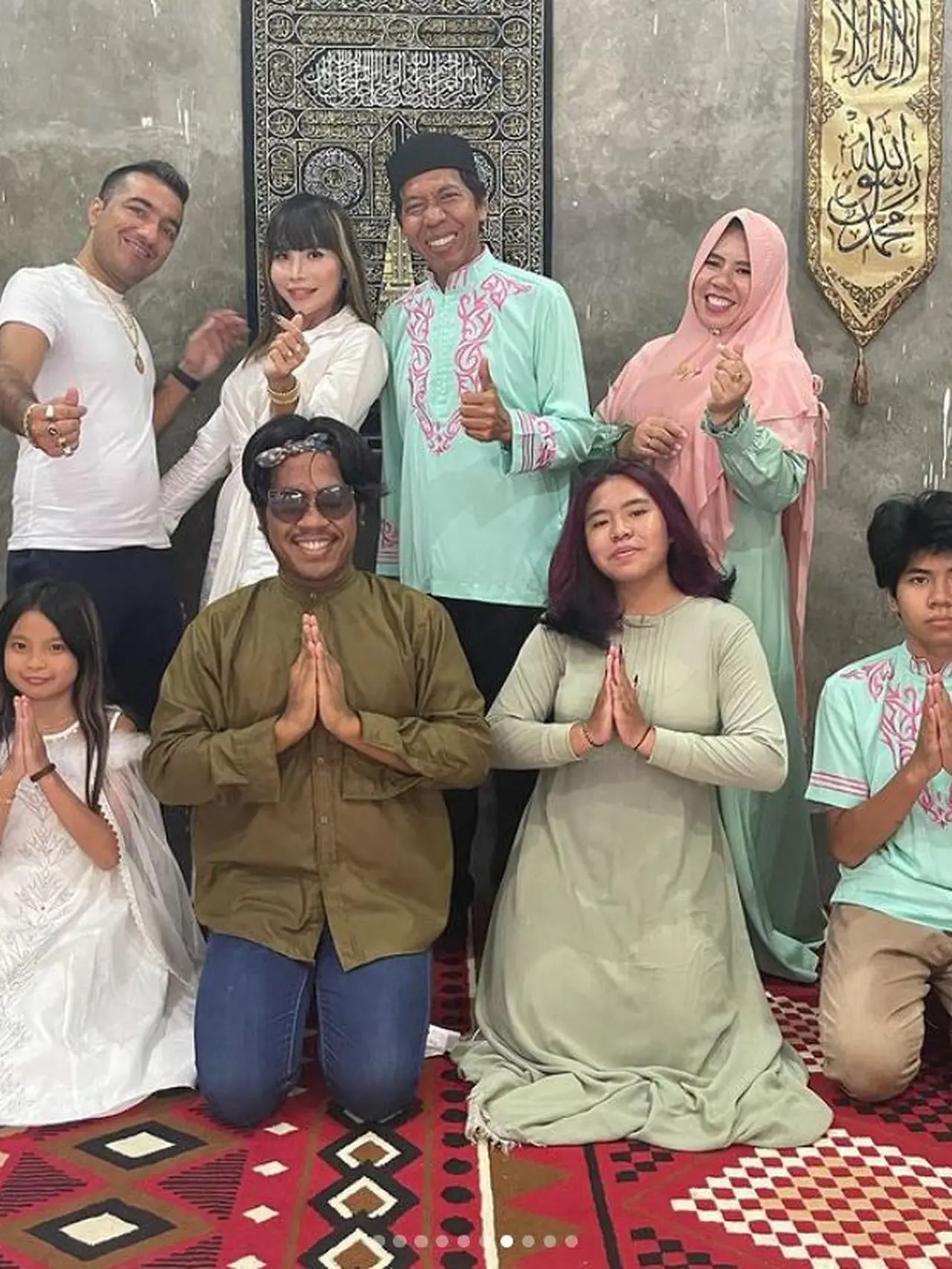 Kiwil Rayakan Lebaran Bareng 2 Mantan Istri - ShowBiz Liputan6.com