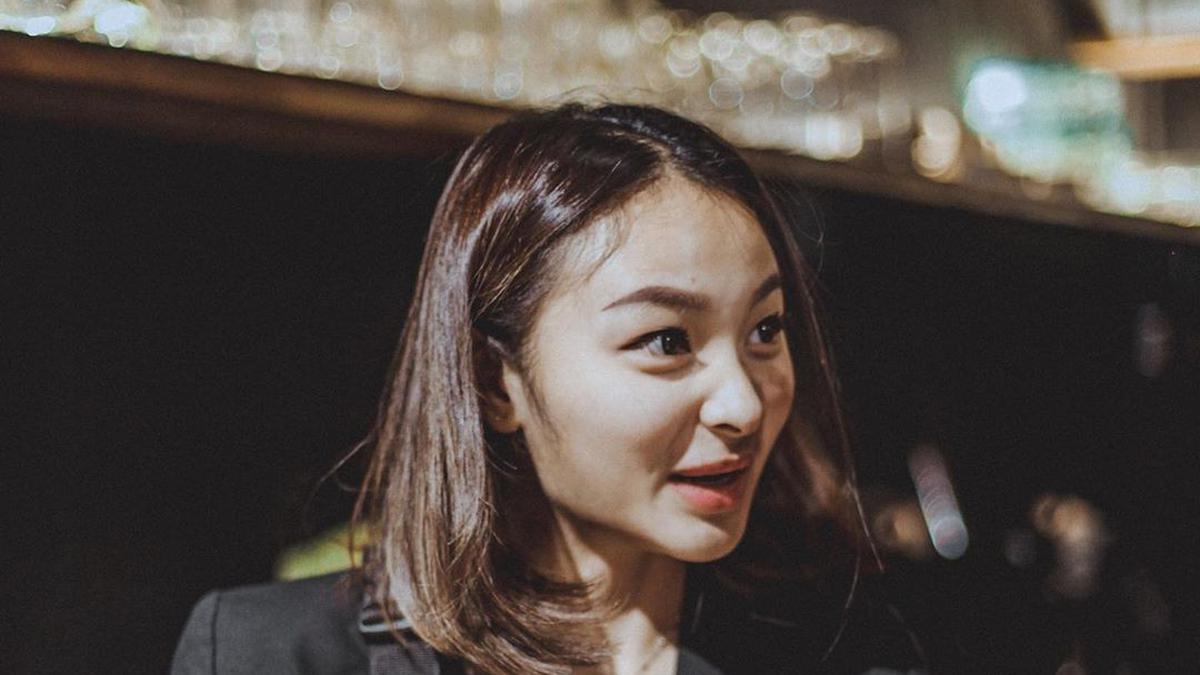 Pamer Foto Seksi, Revina VT Ramai Dikomentari Polusi Visual - ShowBiz ...