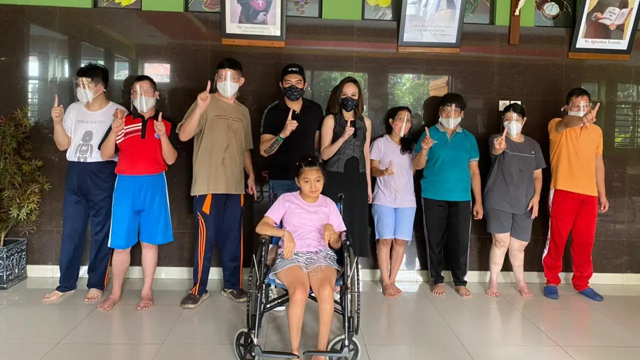 Peduli Nasib Bangsa, Martin Carter dan Allia Rosa Dirikan Yayasan Tren ...