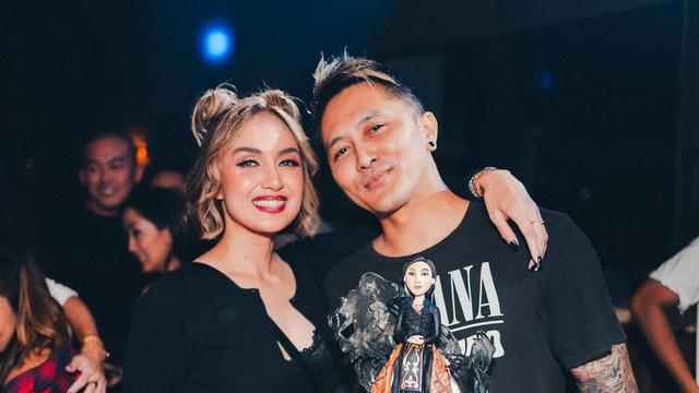 8 Tahun Menikah, Ini 8 Potret Sara Wijayanto dan Demian Aditya yang ...